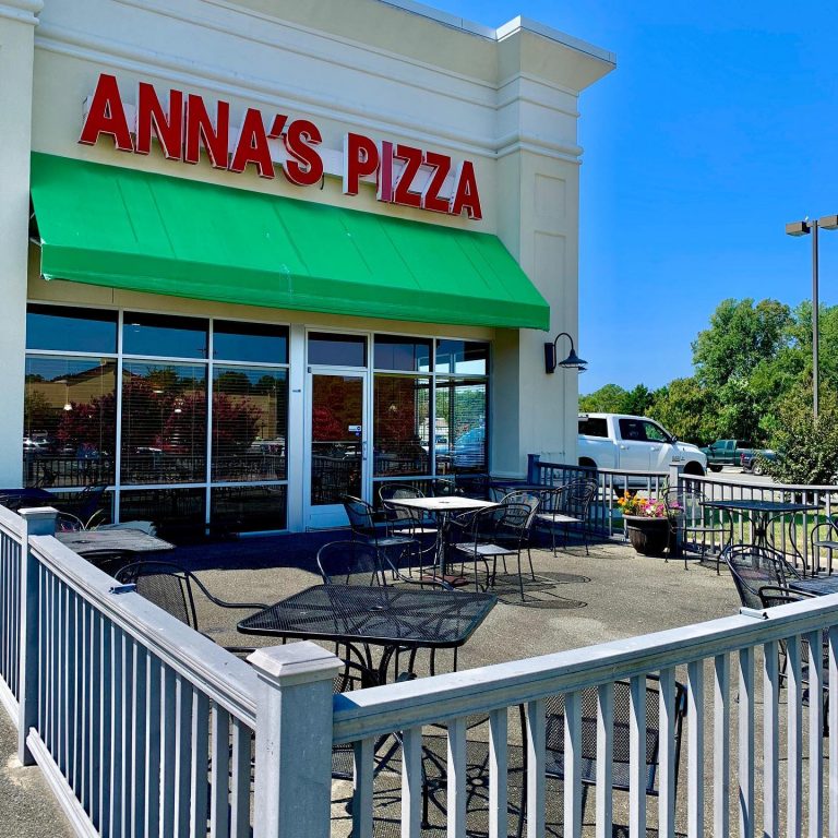 Anna's Pizza - Virginia's River Realm